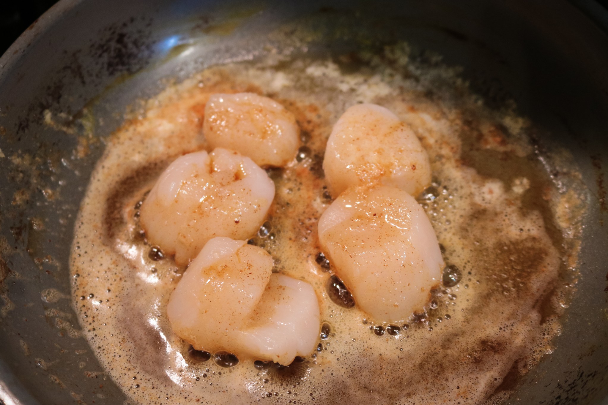 Scallops with Carrot Butter & Crispy Capers – Hangry Hannah